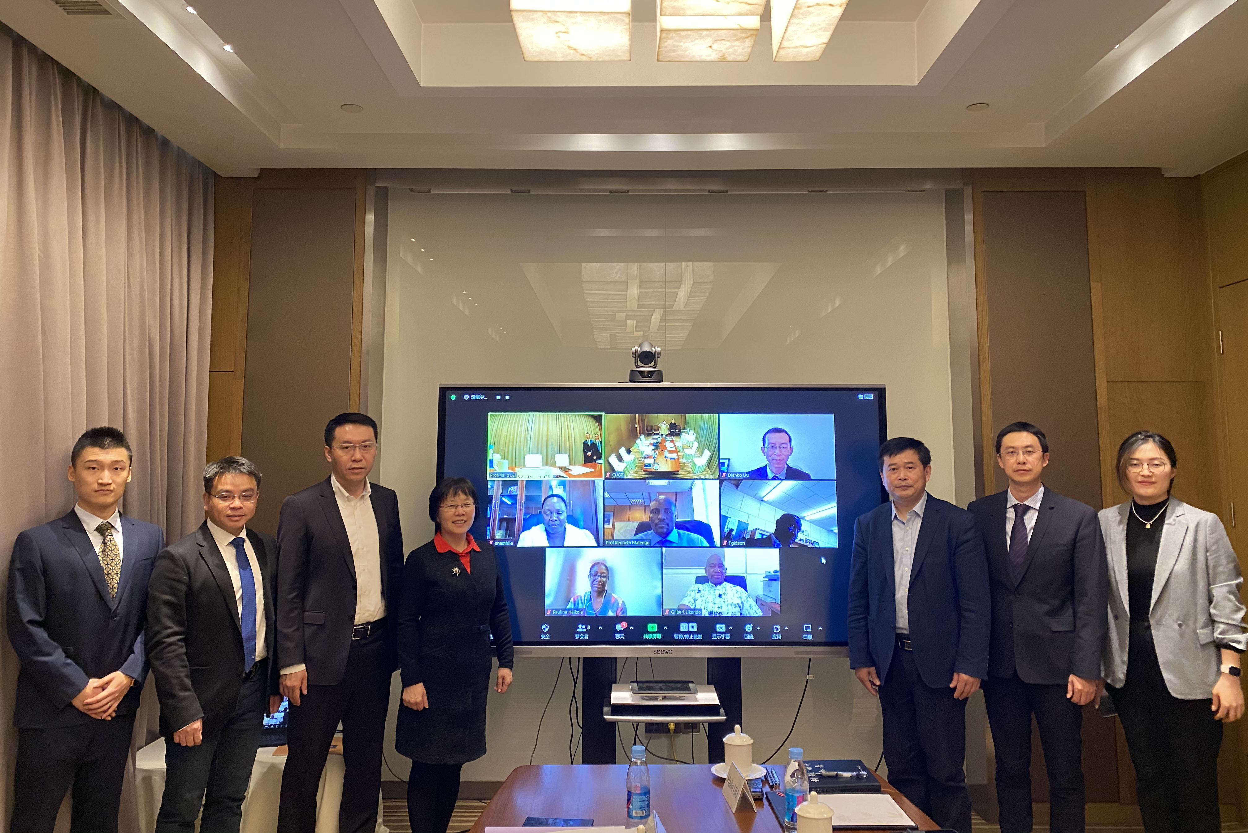 我校党委书记雷涯邻与纳米比亚大学校长 Kenneth Matengu举行会谈-中国地质大学（北京）