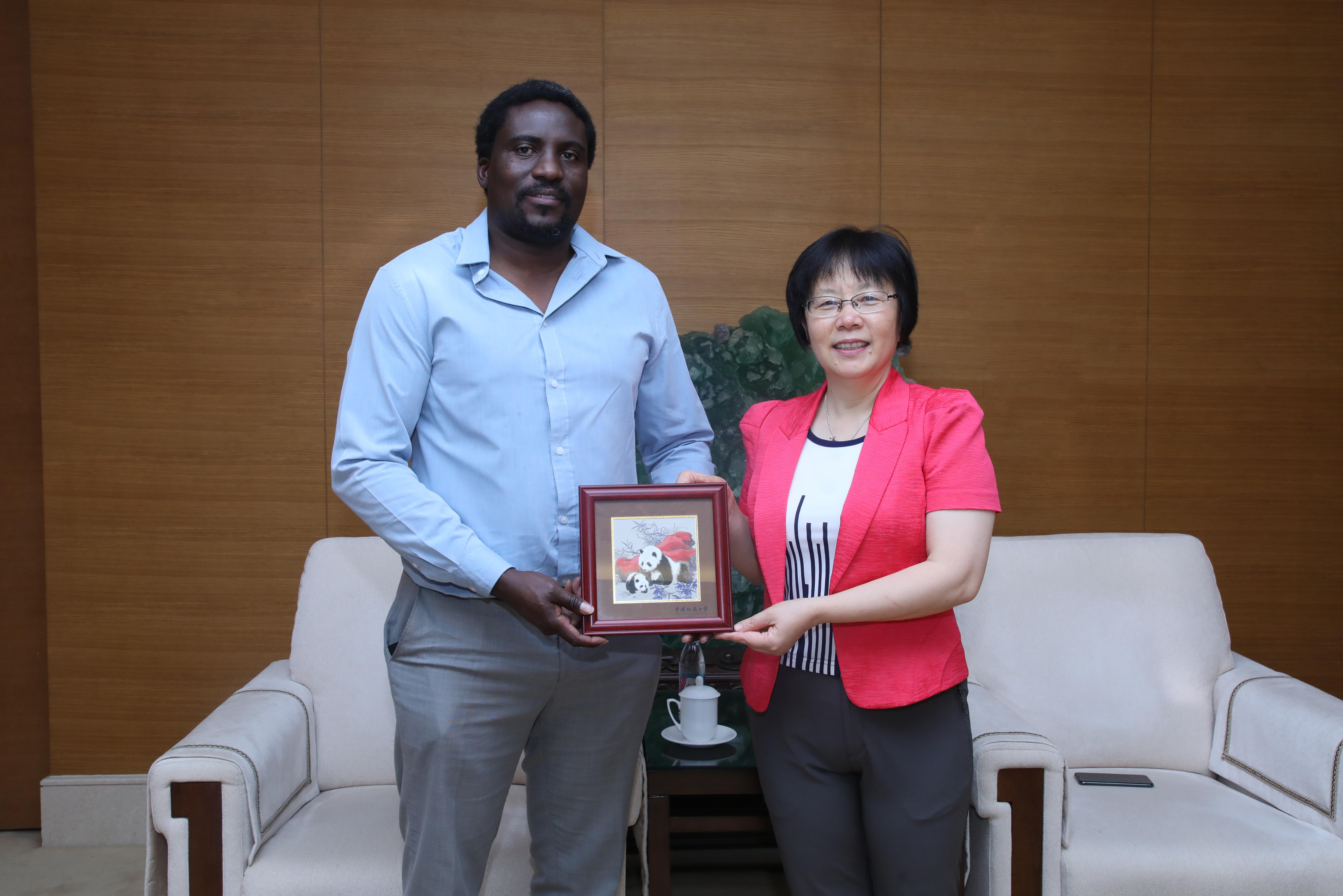 党委书记雷涯邻会见纳米比亚大学校长Kenneth Matengu-中国地质大学（北京）